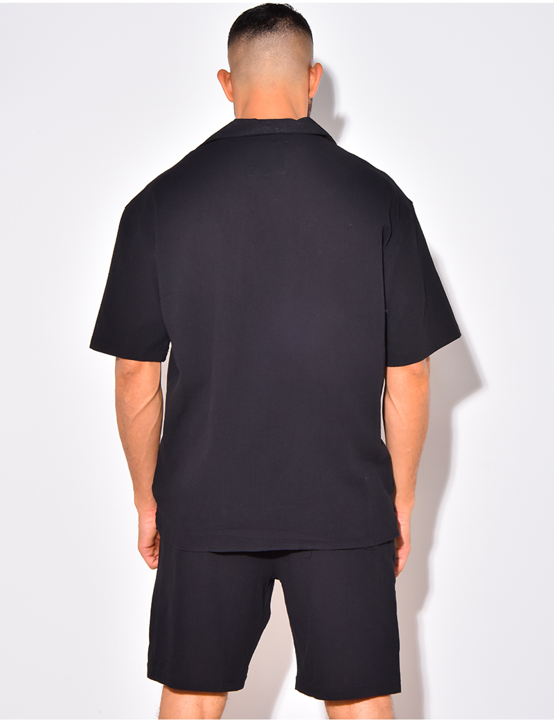 Ensemble short et chemise avec une fleur brodée