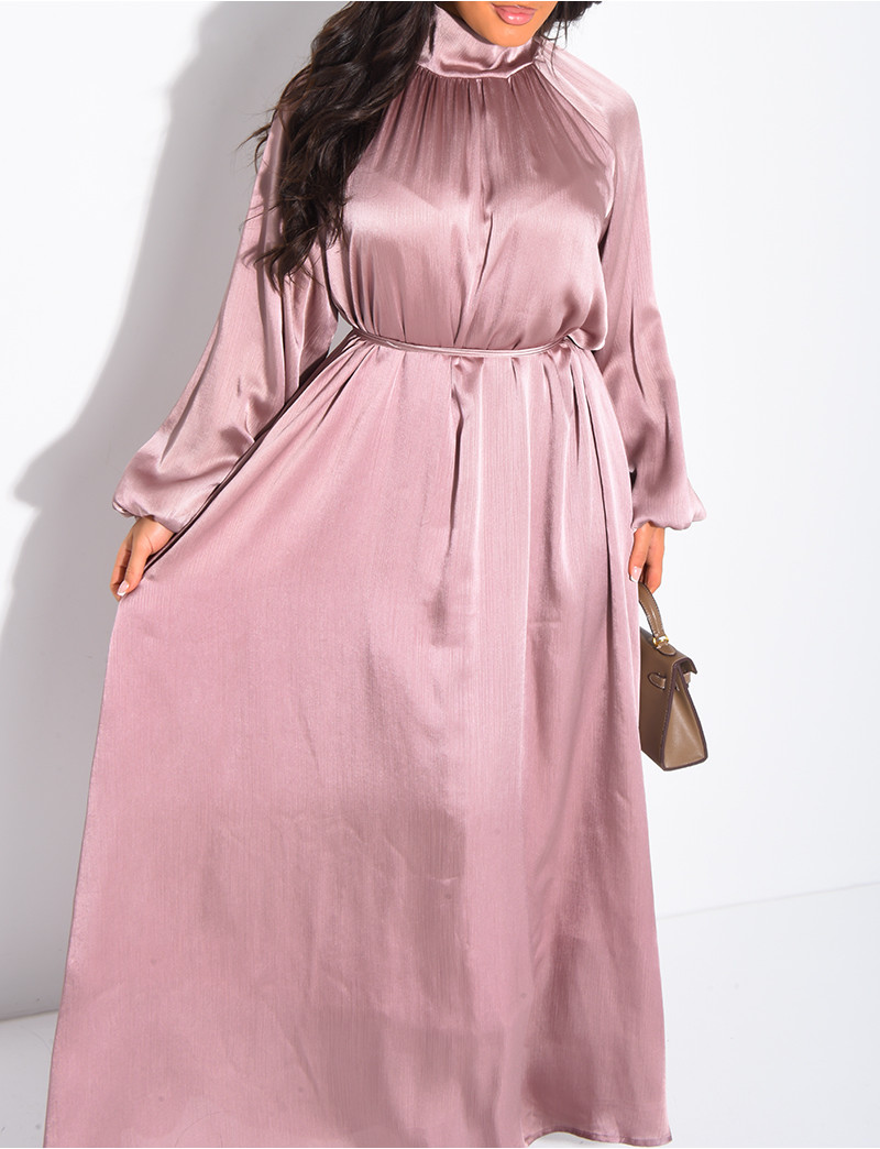 Robe longue en satin col montant à ceinture à la taille amovible